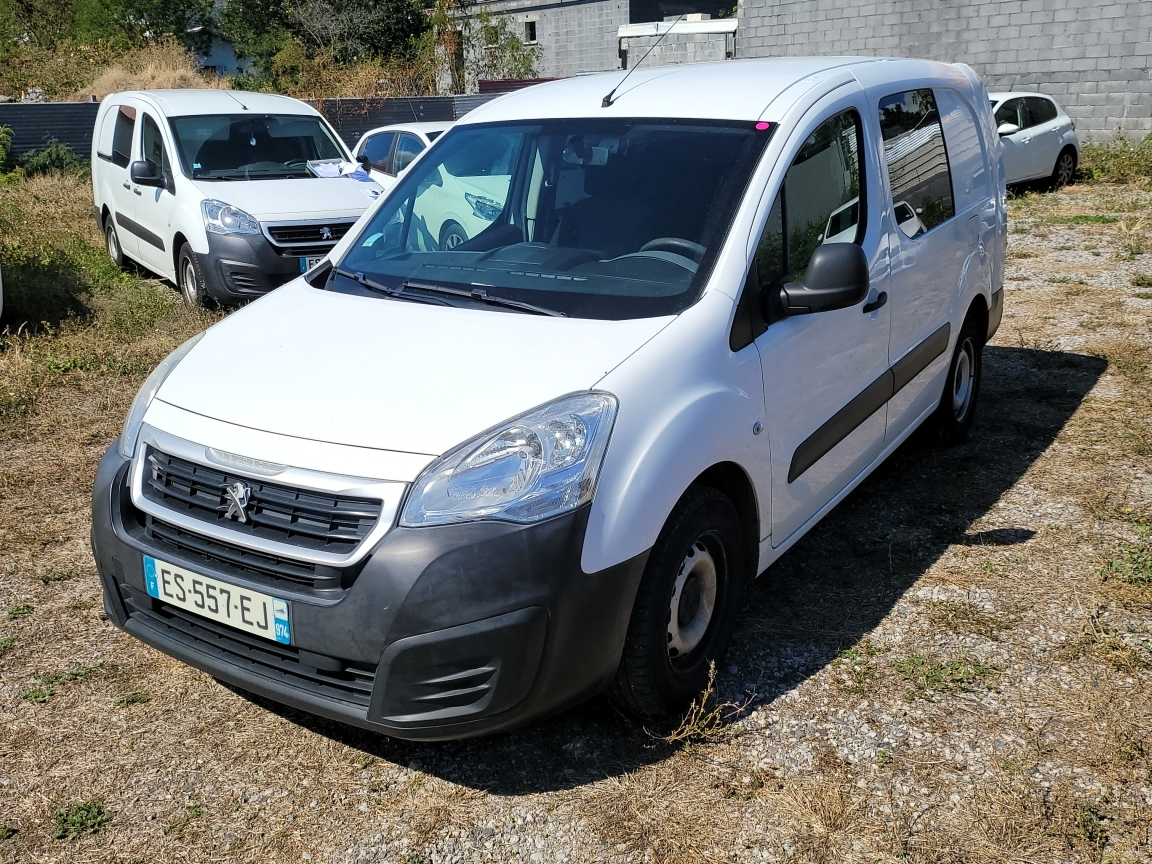 Voiture d’occasion PEUGEOT PARTNER II LONG CAB APPROFONDIE 1.6 HDI ...
