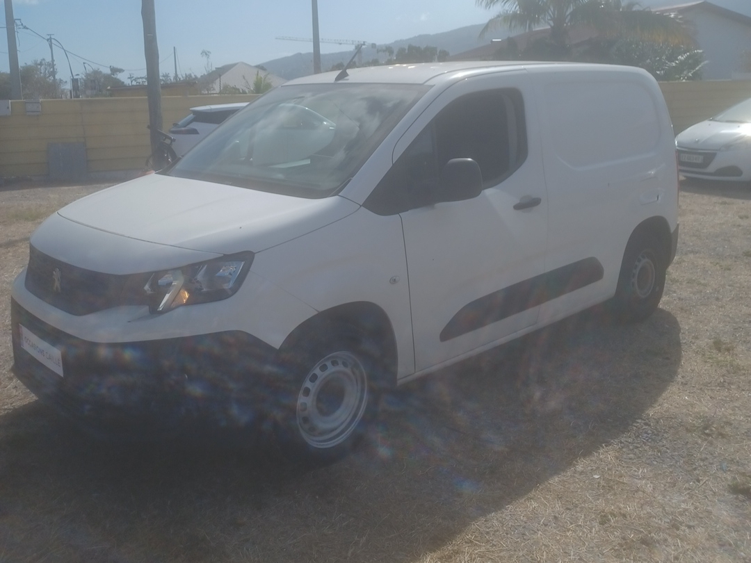 Voiture d’occasion PEUGEOT PARTNER III COURT NIVEAU 2 1.5 HDI 100CV ...