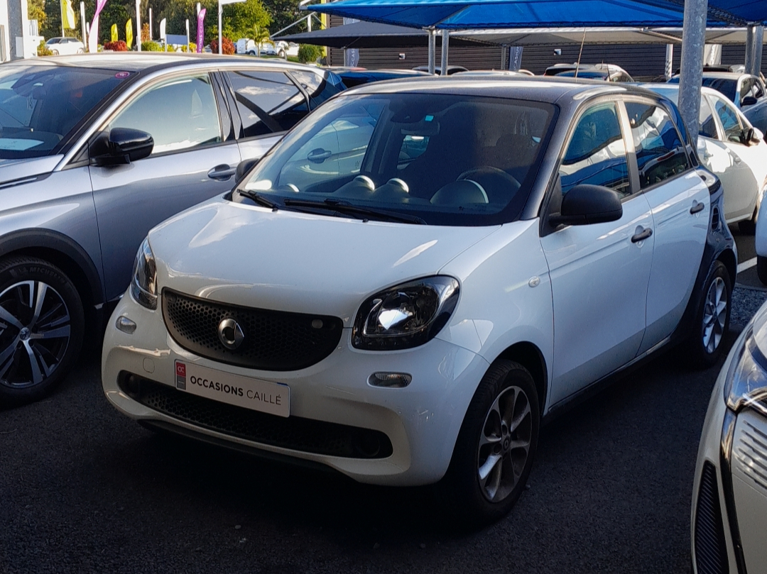 Voiture d’occasion SMART FORFOUR 1.0 71CVS&S PURE année 2019 46000 km à ...