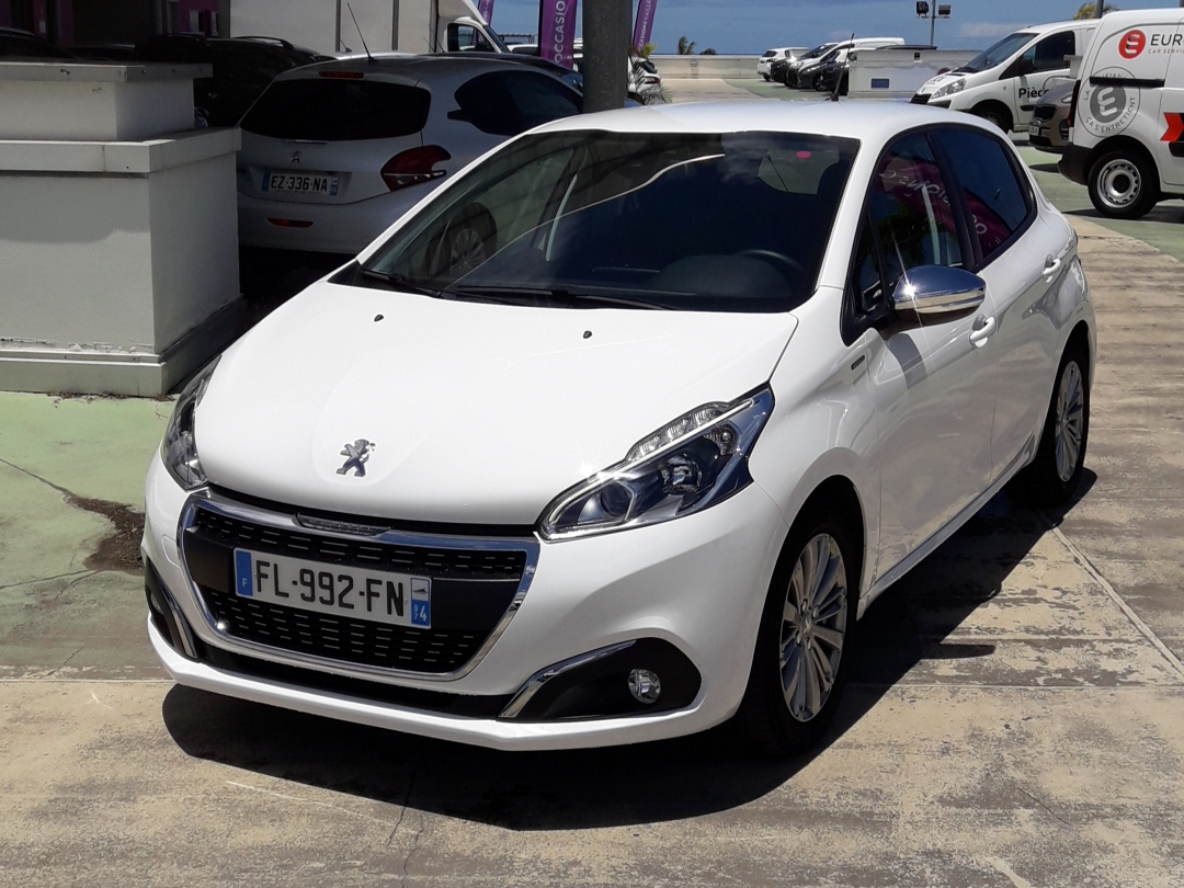 Voiture D occasion PEUGEOT 208 SIGNATURE 1 2 PURETECH 82 CV Ann e 2019 Voiture D occasion PEUGEOT 208 SIGNATURE 1 2 PURETECH 82 CV Ann e 2019