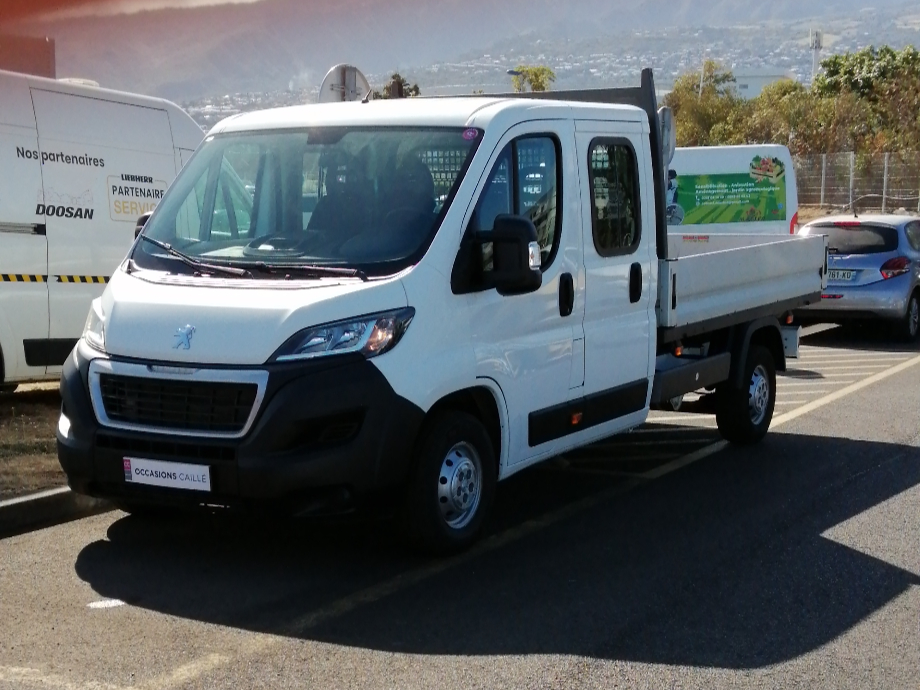 Voiture d’occasion PEUGEOT BOXER PLATEAU DB CABINE 335 L3 2.0 HDI 130CV ...